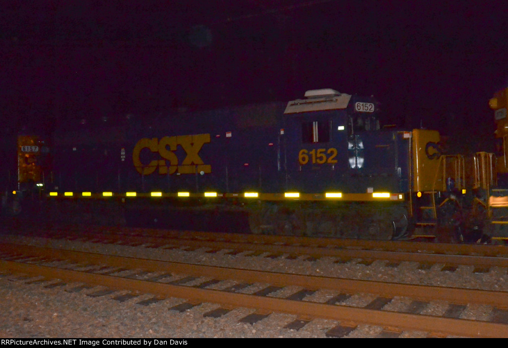 CSX GP40-2 6152 trails on C746-04